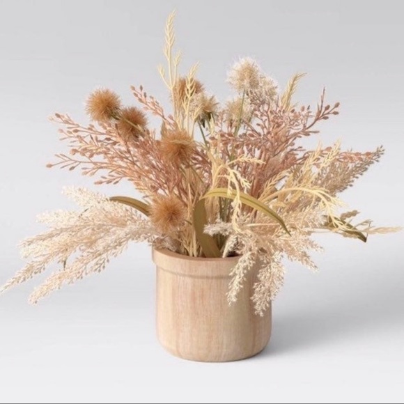 Threshold | Accents | Fluffy Grass Arrangement Threshold | Poshmark